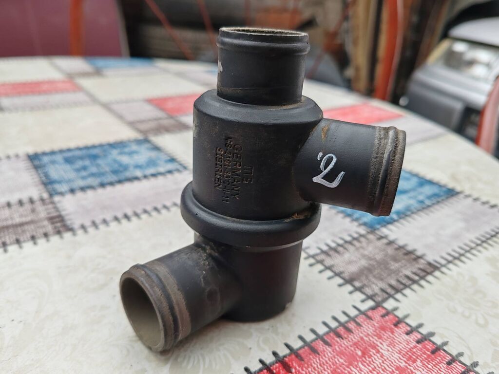 Termostat Lada 7 Riva,2121,21213,21214 Niva br.2. Polovno, očuvano