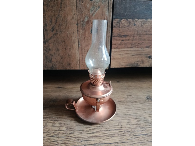 Vintage petrilejska lampa iz 1960ih
