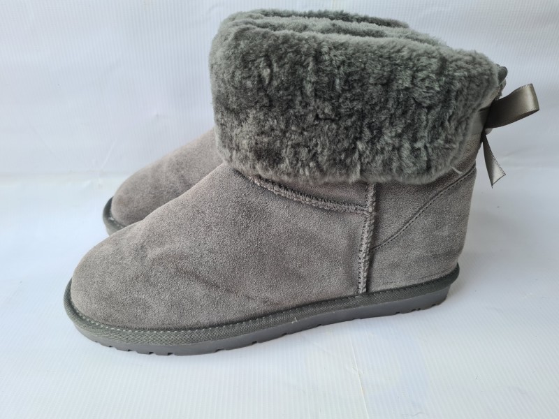 Predivne kozne cizme poput UGG-a 41*26.5 kao NOVE