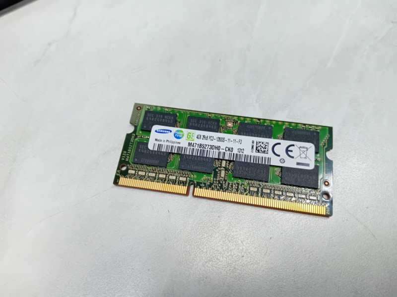 4gb ddr3 samsung 1600mhz ispravna za laptop
