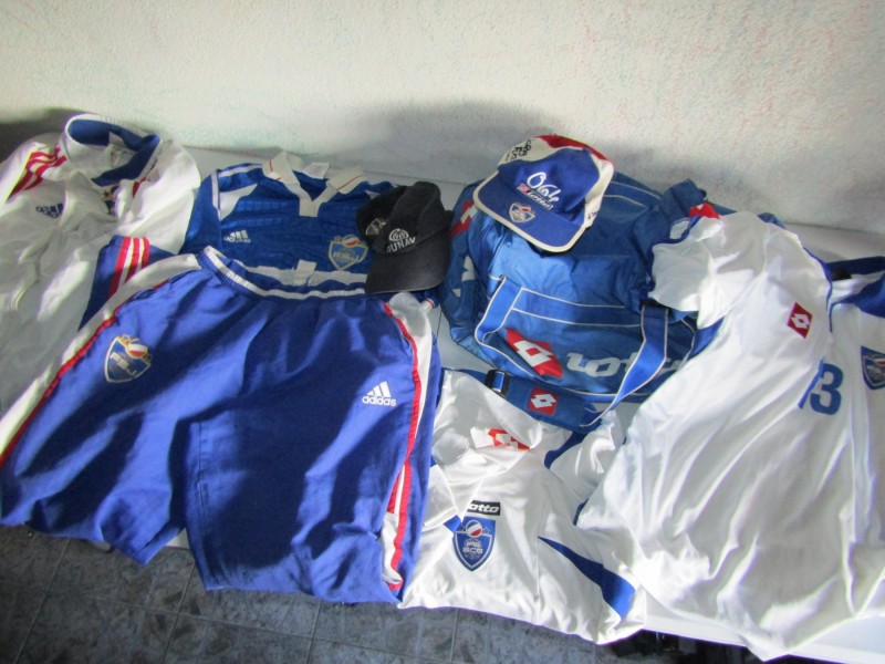 Jugoslavija lot trenerke, torba, kačketi, igrački dres