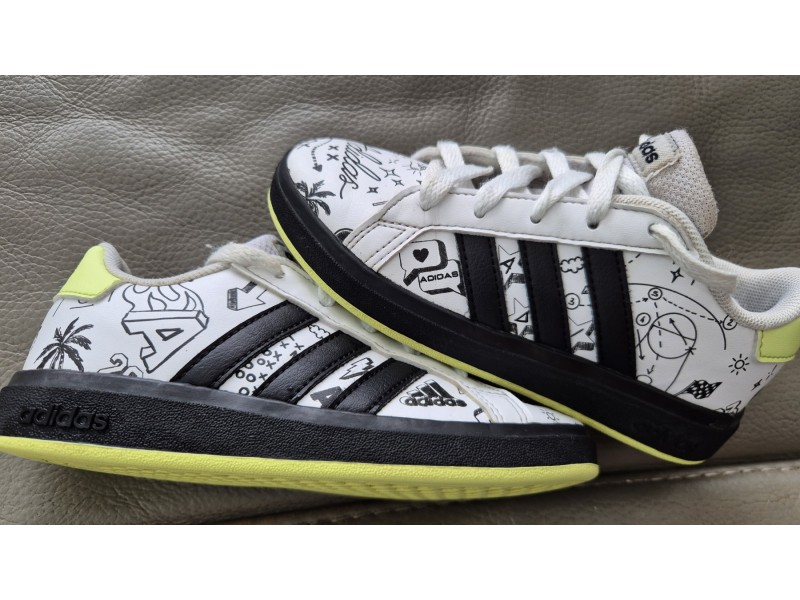 Adidas patike decije