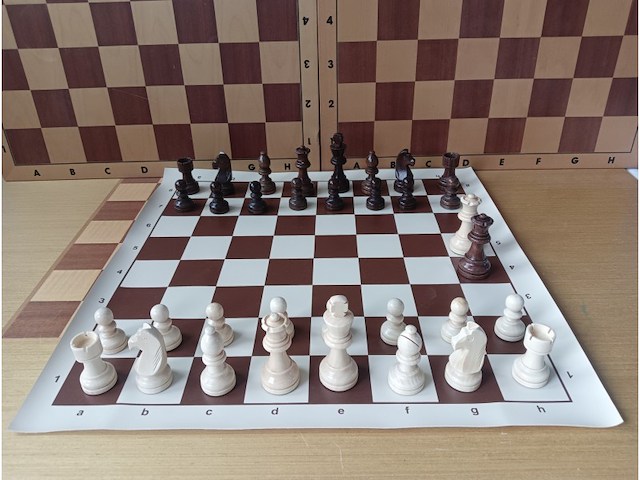 Sah Garnitura (drvene figure sa pvc tablom)