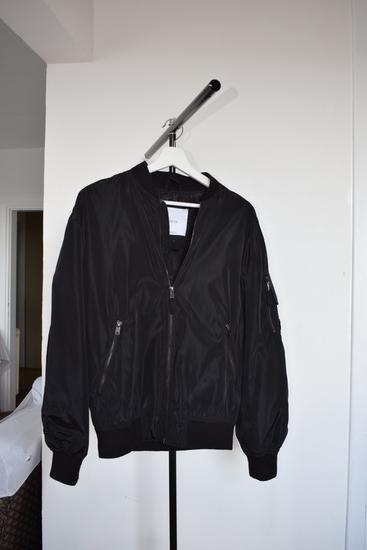 BERSHKA Bomber jakna