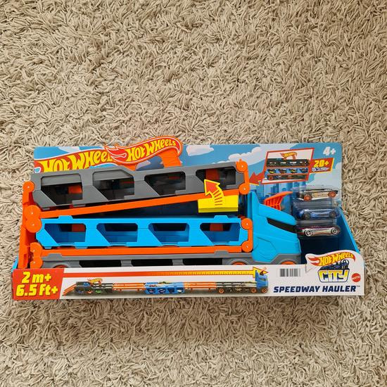 Hot wheels kamion NOVO