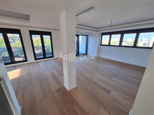 Duplex penthouse Bulevar Oslobodjenja, 5.0 novogra