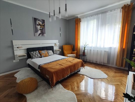 Centar, Cetinjska, 45m2, lux renoviran, uknjižen