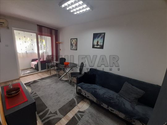 Izdaje se garsonjera u naselju Čalije, 30m2