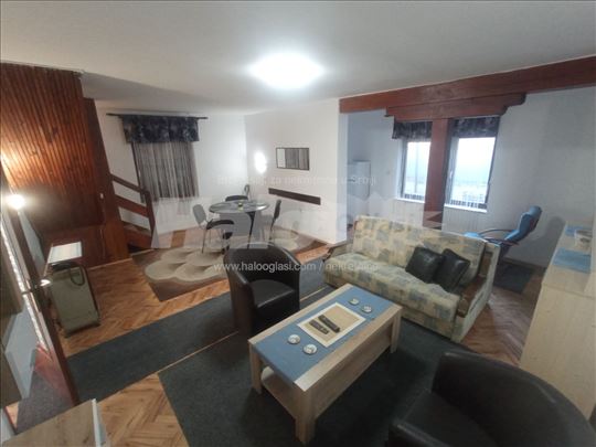 Kuća u dva nivoa 90 m2 sa terasom od 15 m2