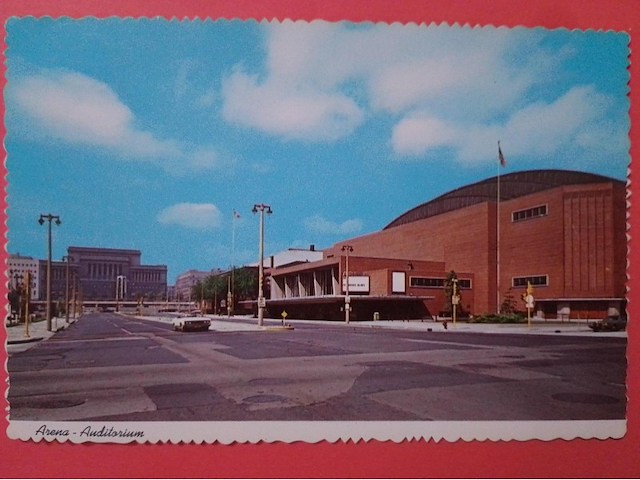 ARENA-AUDITORIUM-MILWAUKEE, WISCONSIN -POST CARD