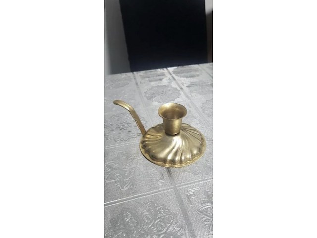 Mesingani svecnjak stari