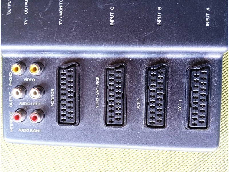 SCART RGB mikser sa 3 ulaza i 1 izlazom