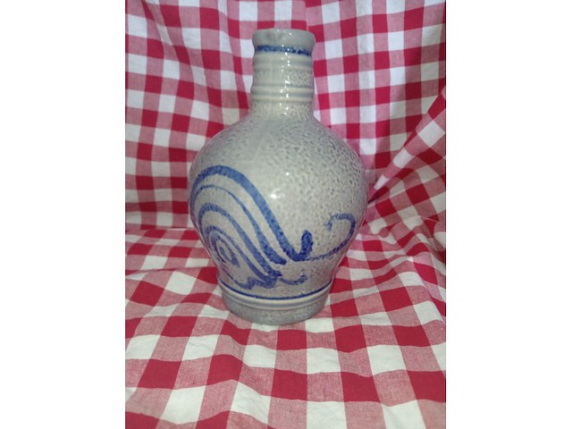 Stari keramicki bokal