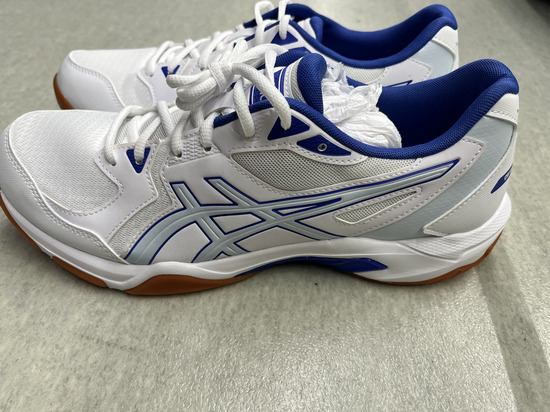 Nove muške Asics patike 45