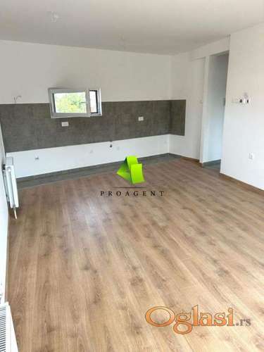 Poslovni prostor u noovj zgradi na keju ID#7226