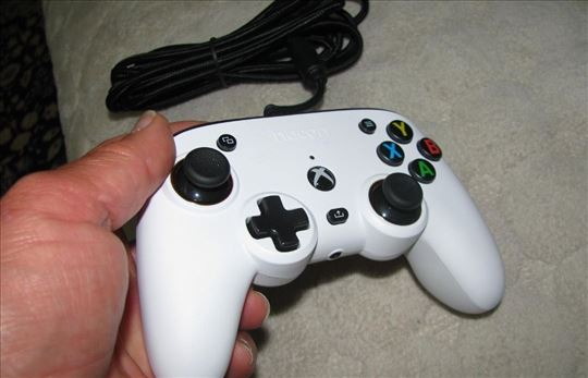 Nacon Pro Compact Wired Controller (xbox) White