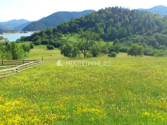 Na prodaju vise placeva na Tari blizu jezera, selo Zaovine
