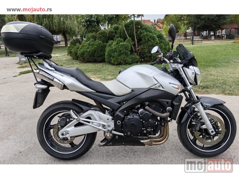 Suzuki GSR 600