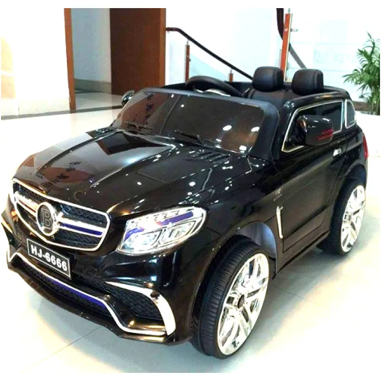 Automobil na akumulator Mercedes AMG crni