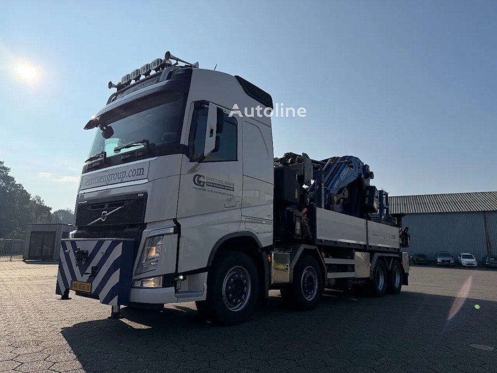 Volvo FH Fassi 215Tm kamion s ravnom platformom