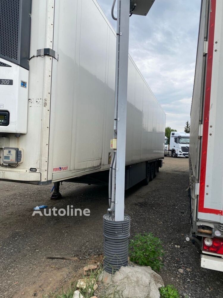 Schmitz Cargobull SKO 24 poluprikolica hladnjača