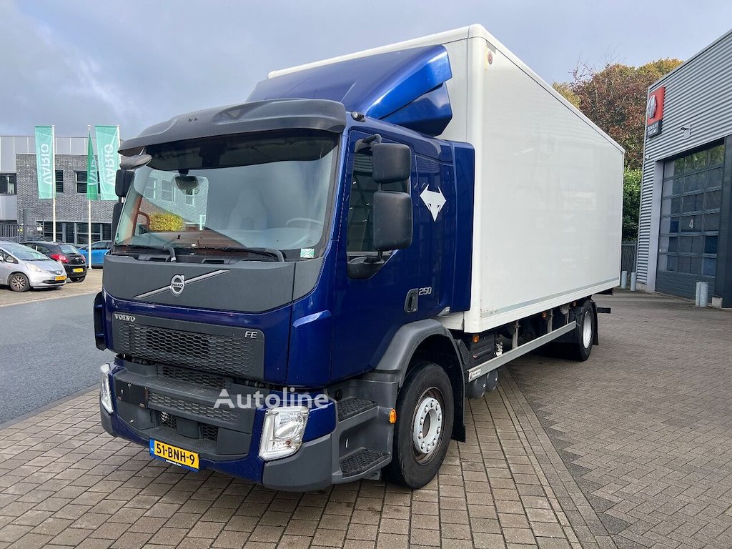 Volvo FE 250 4X2 E6 / SLEEPERCAB / AIRCO / STANDKACHEL / kamion furgon