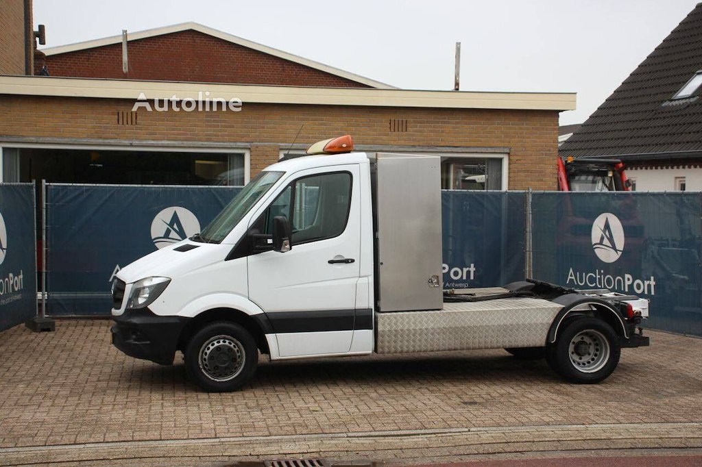 Prodaje se Mercedes-Benz Sprinter kamion šasija na aukciji