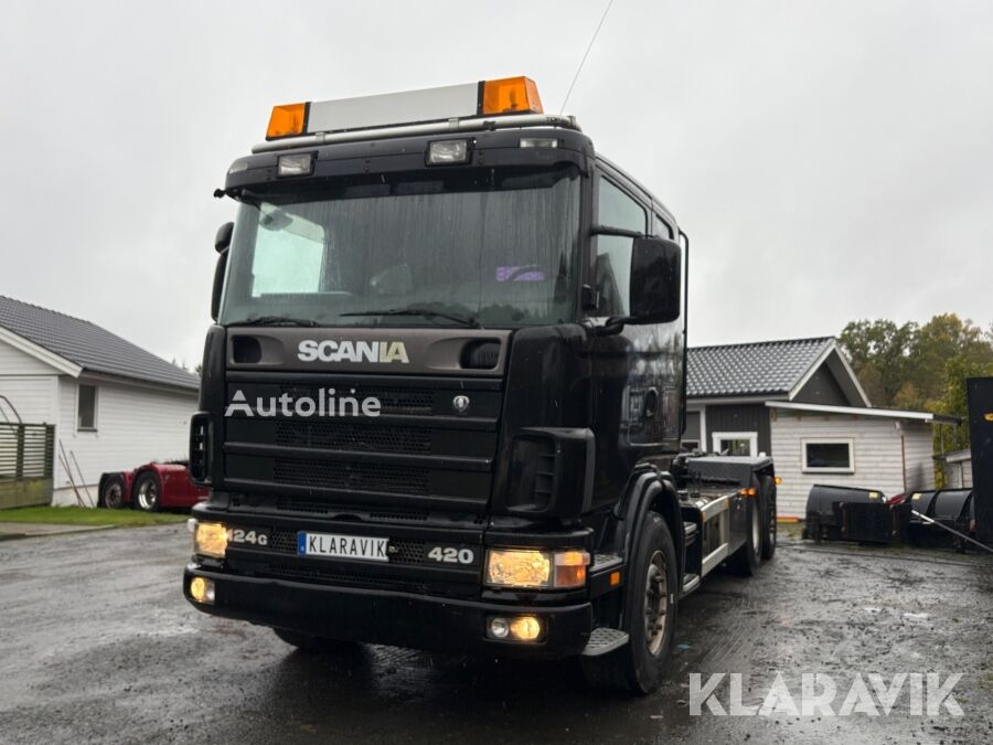 Prodaje se Scania 124G 420 rol kiper sa kukom na aukciji