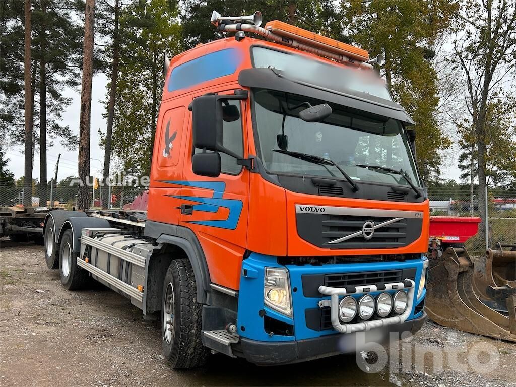 Prodaje se Volvo FM 6*2 rol kiper sa kukom na aukciji