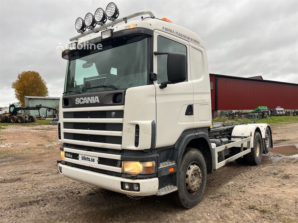 Prodaje se Scania R114GB NB380 rol kiper sa kukom na aukciji