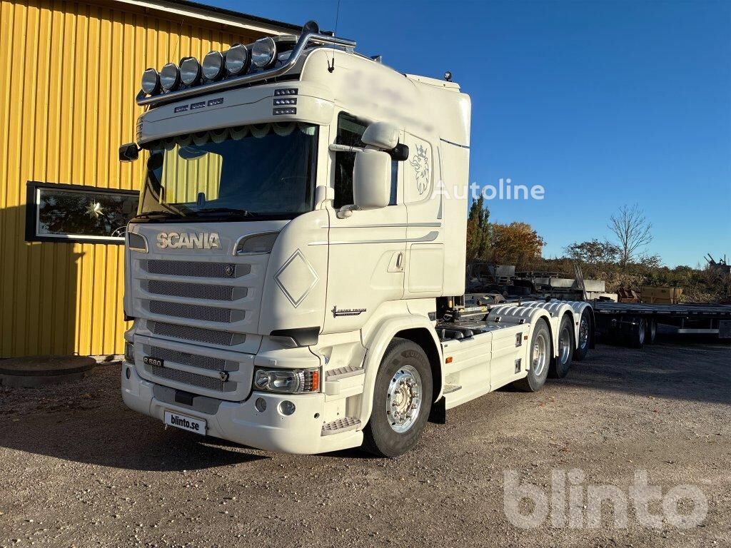 Prodaje se Scania R 580 rol kiper sa kukom na aukciji