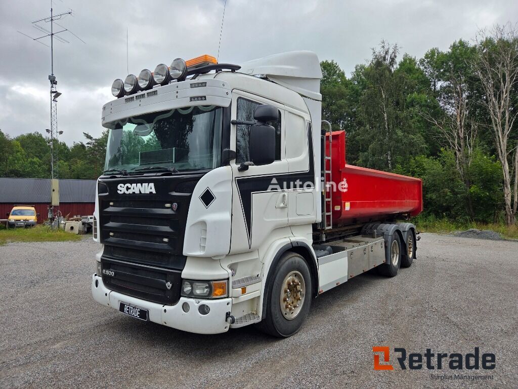 Prodaje se Scania R500 rol kiper sa kukom na aukciji