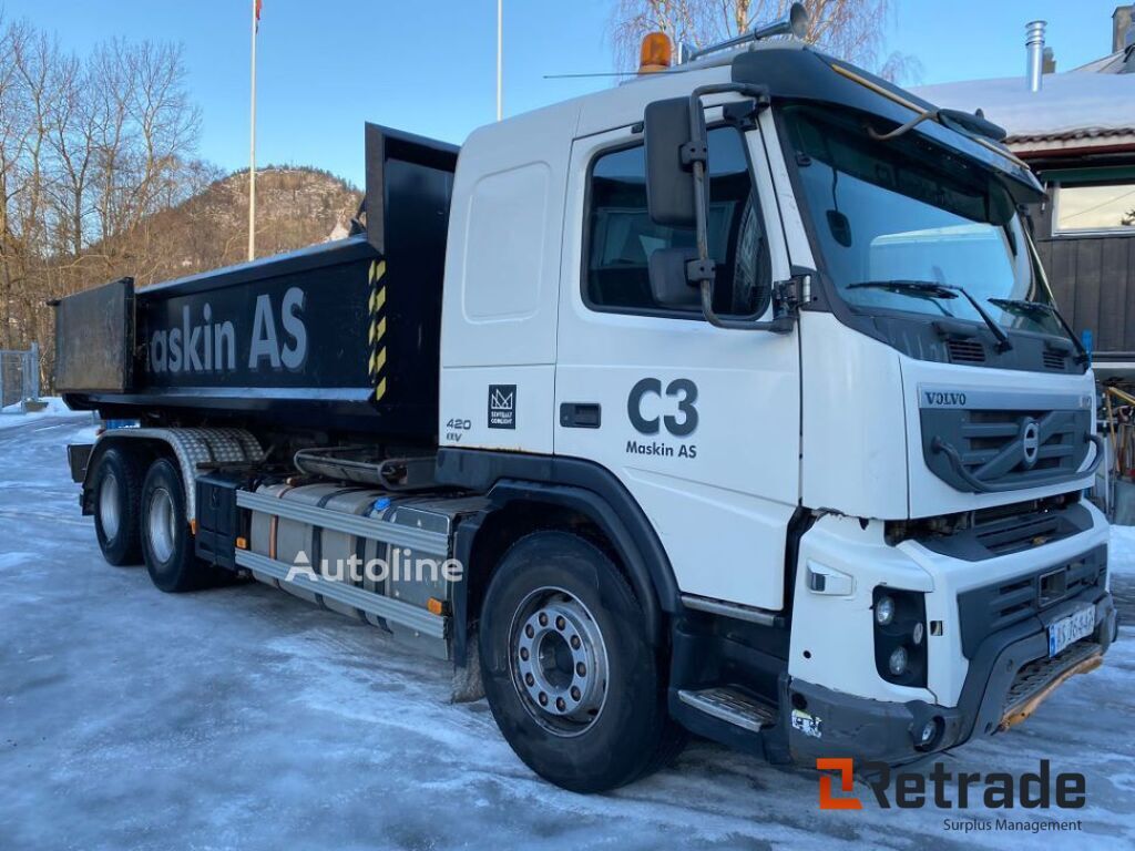 Prodaje se Volvo FM 420 rol kiper sa kukom na aukciji