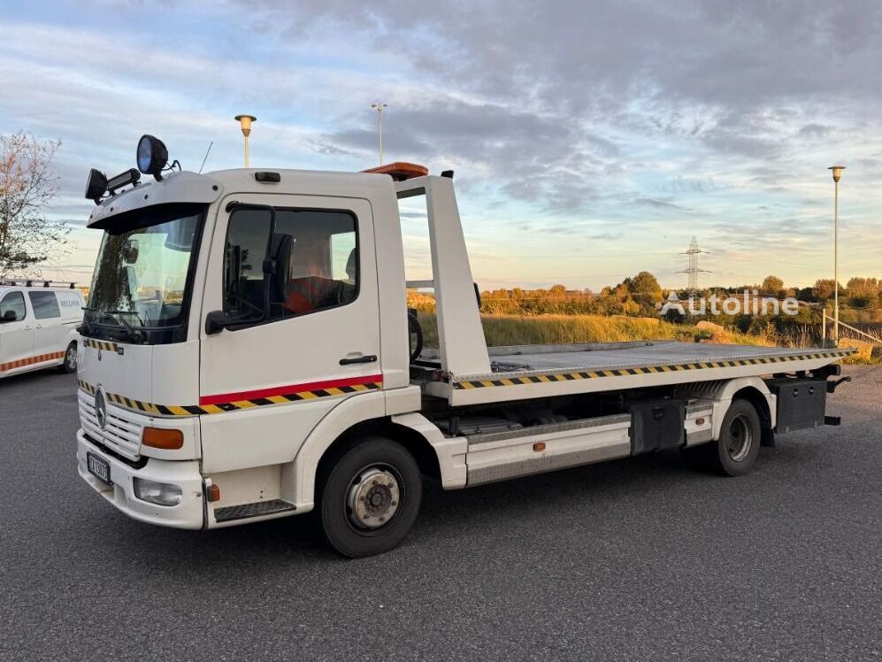 Prodaje se Mercedes-Benz 815 šlep auto na aukciji