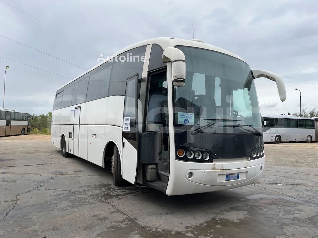 Volvo B12 turistički autobus