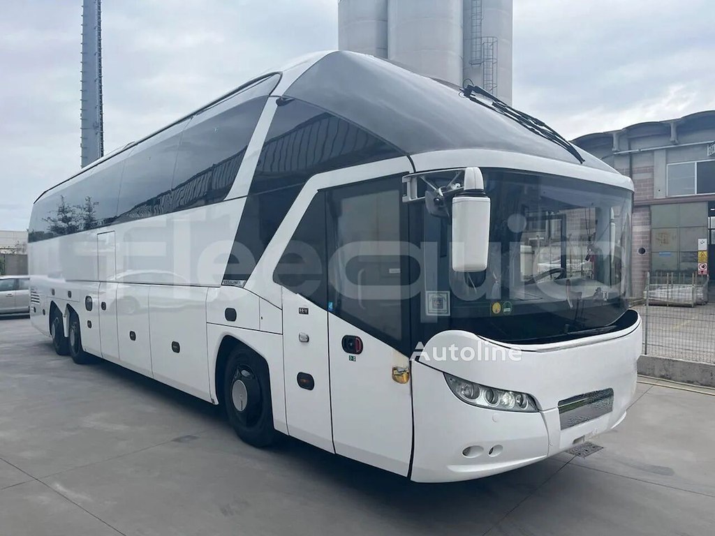 Prodaje se Neoplan Starliner turistički autobus na aukciji