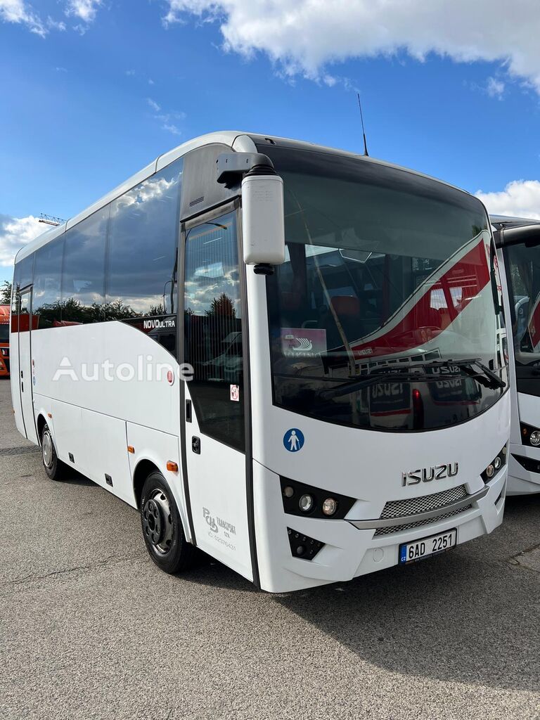 Isuzu Novo Ultra turistički autobus
