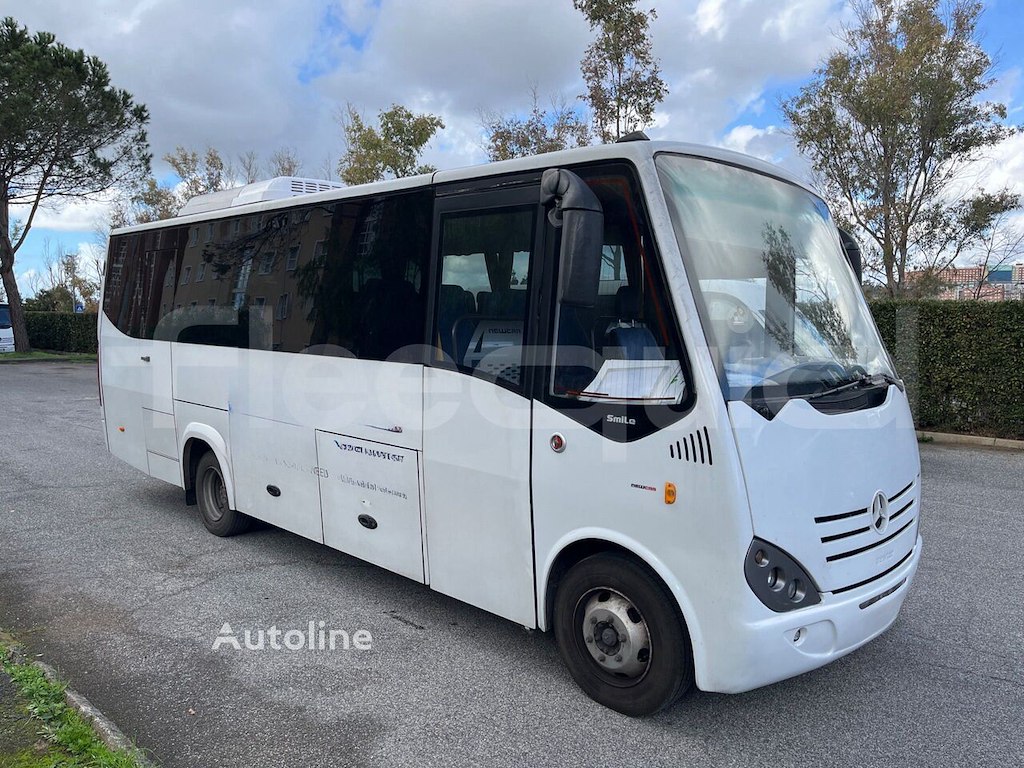 Mercedes-Benz Vario prigradski autobus