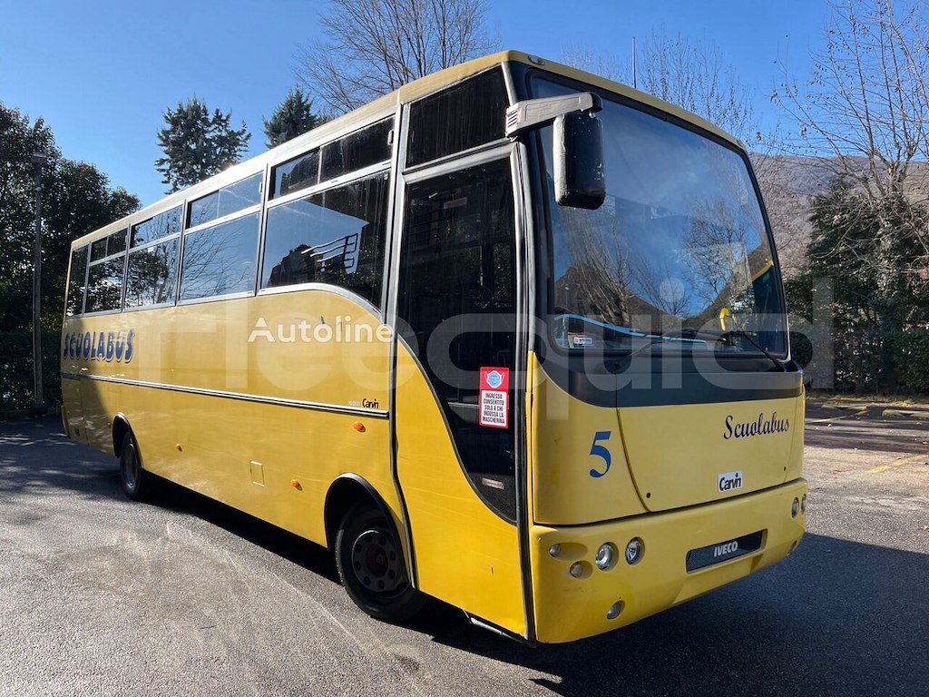 IVECO Carvin prigradski autobus
