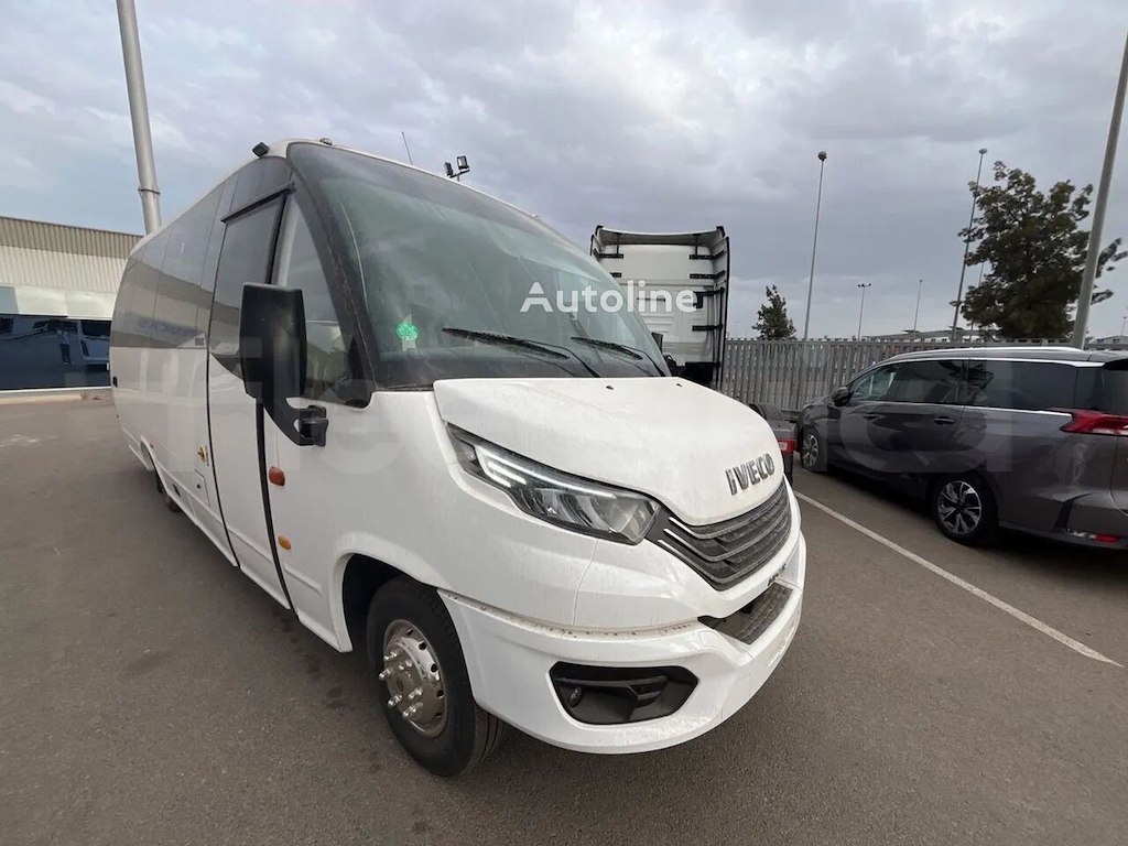 Prodaje se IVECO Indcar prigradski autobus na aukciji