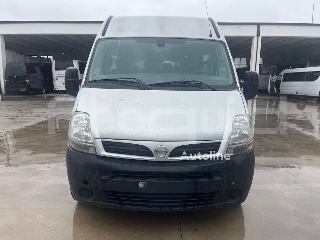 Nissan Interstar putnički minibus