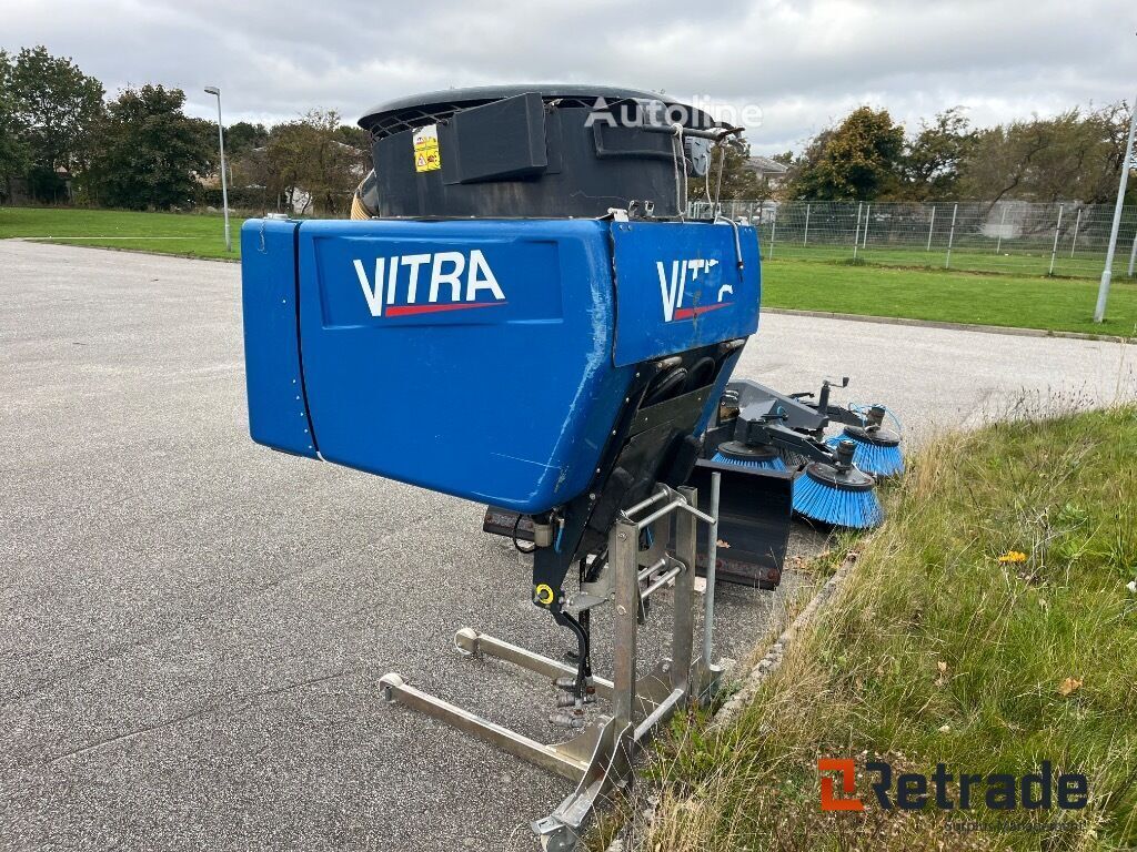 Prodaje se Vitra FS 1010 Fejesug enhed vozilo za čišćenje ulica na aukciji