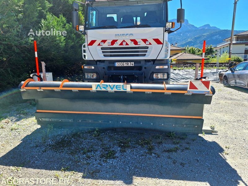 Prodaje se IVECO 190T31 rasipač peska na aukciji