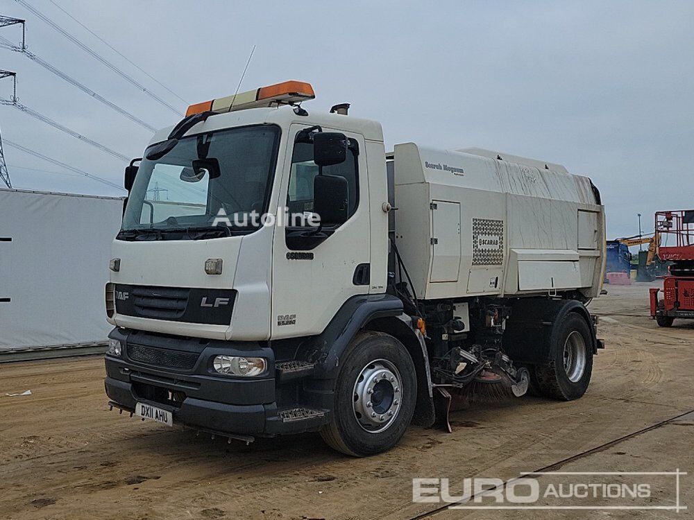 Prodaje se DAF LF55 180 vozilo za čišćenje ulica na aukciji