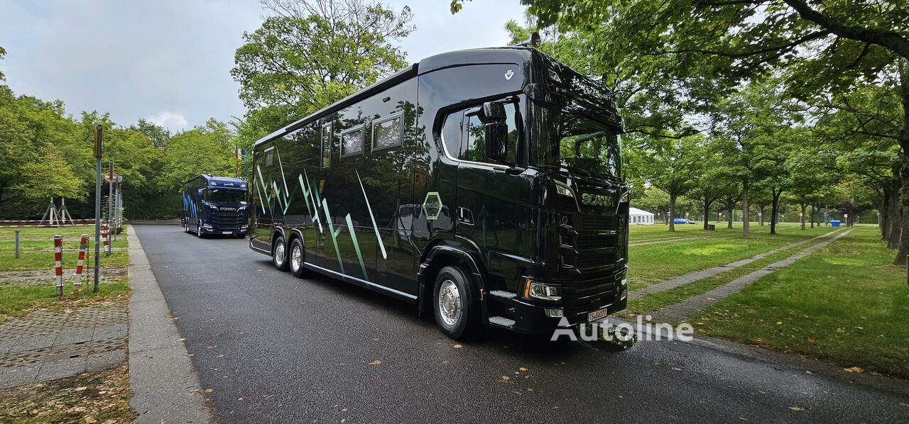 Novi IZABELLA Lakóautó Scania V8. 530 S . VALLIS. SAUNA alkoven