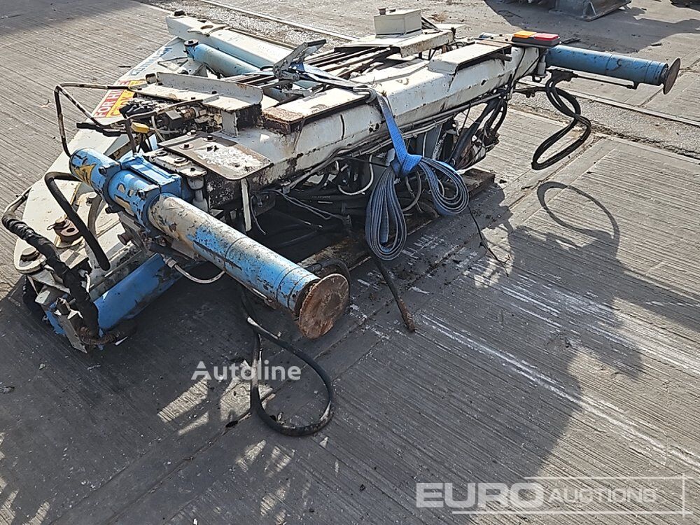 Prodaje se Gormach 9800-E2 autodizalicu s kranom na aukciji