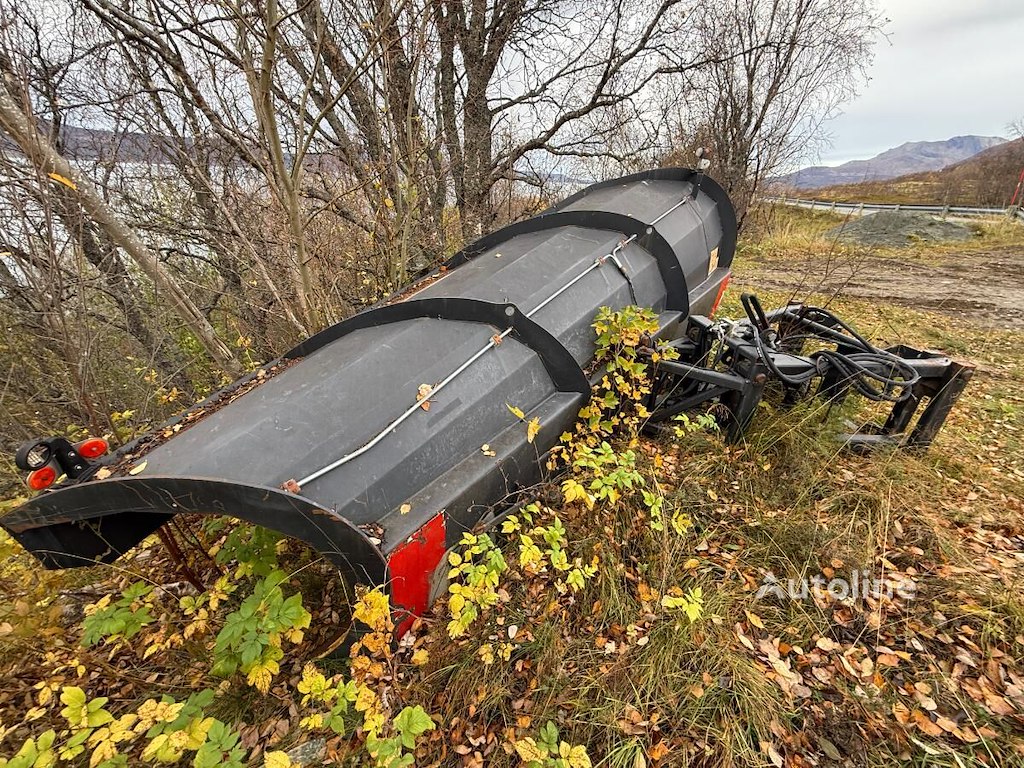 Prodaje se Arctic Machine Andre Arctic Machine Teho diagonalplog raonik za sneg na aukciji