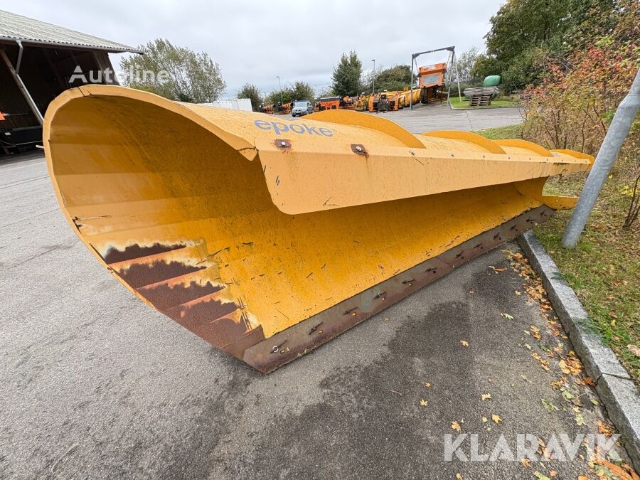 Prodaje se Epoke SP370 nošeni rasipač peska na aukciji