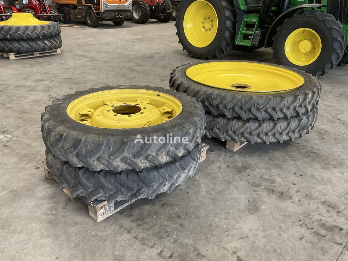 Sonstige John Deere 230/95R32 und 230/95R48 felna za kamion