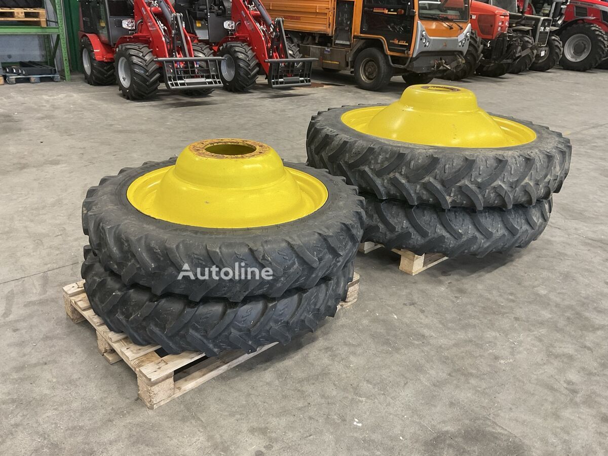 Sonstige John Deere 230/95R32 und 270/95R48 felna za kamion